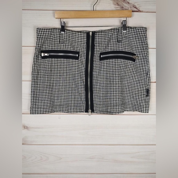 Tripp nyc | Skirts | Tripp Sz8 Mini Skirt Womans Black White Mini ...